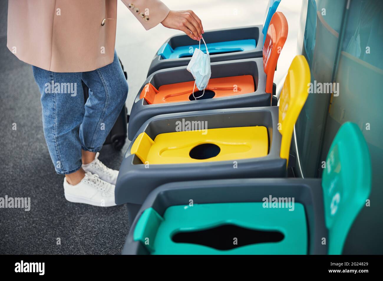 Medical waste dump 2019 hi-res stock photography and images - Alamy