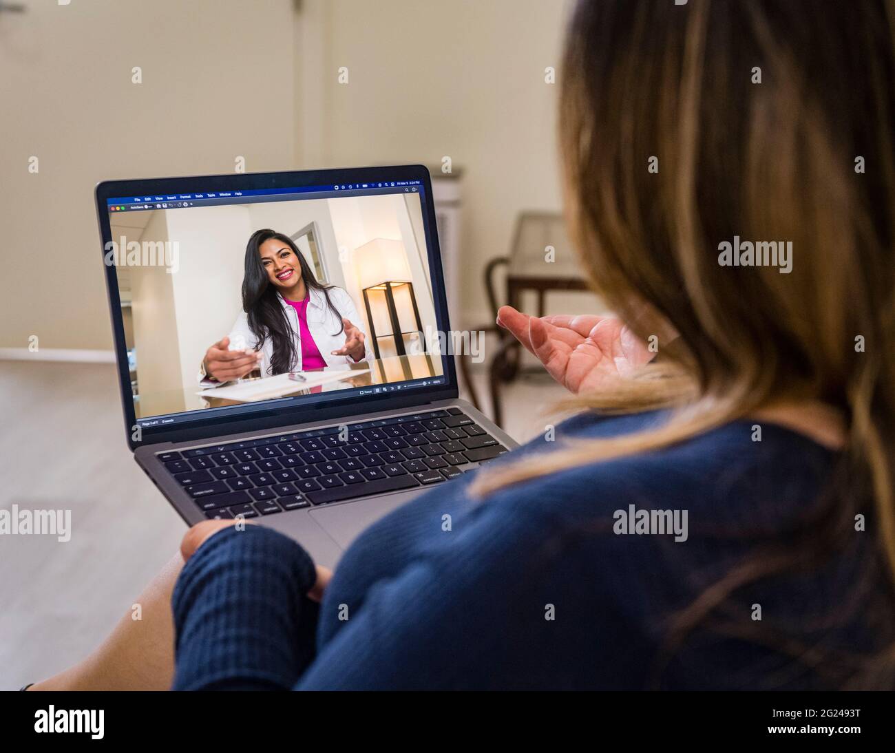 Video meeting accessibility hi-res stock photography and images - Alamy
