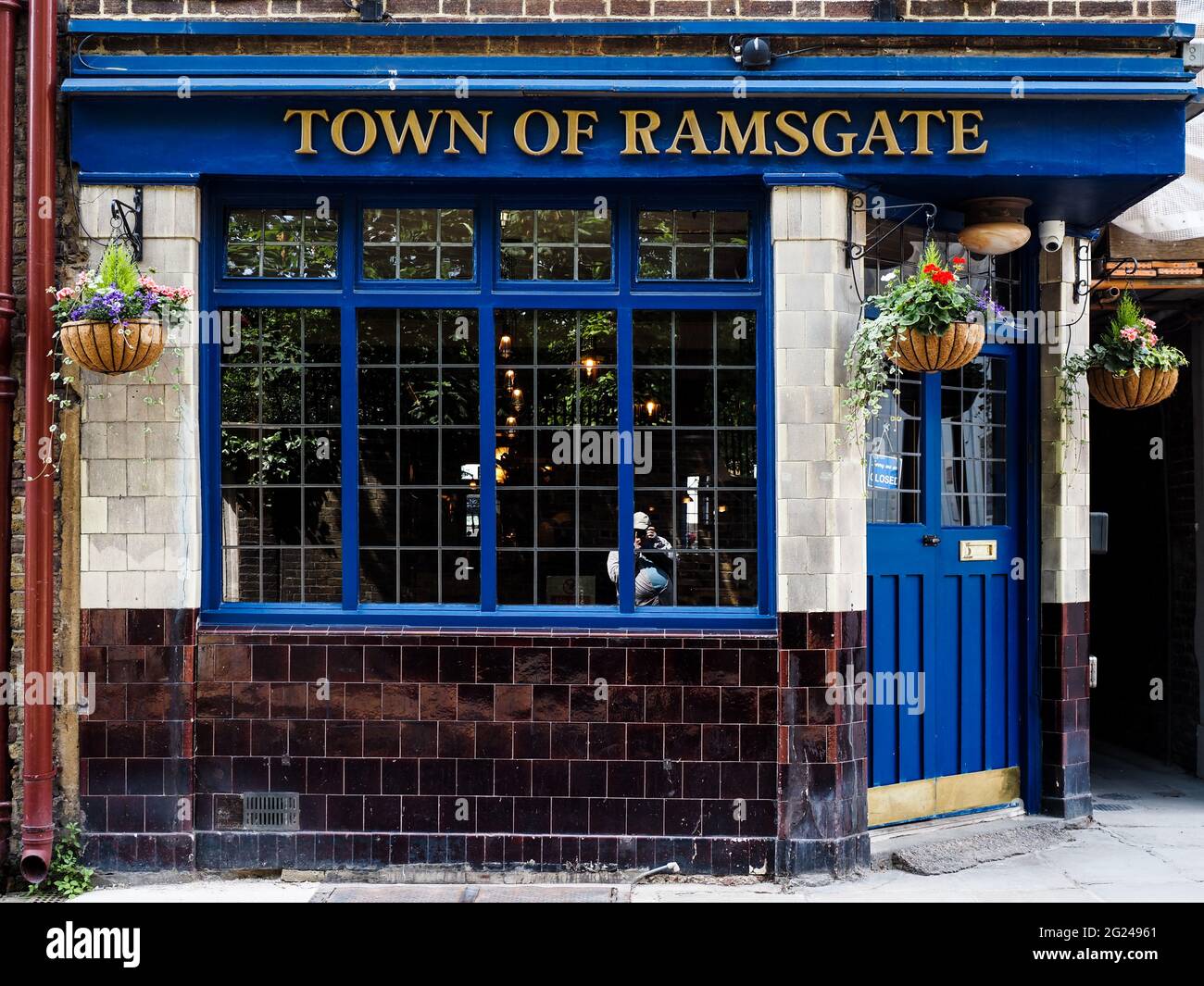 Town of ramsgate public house hi-res stock photography and images - Alamy
