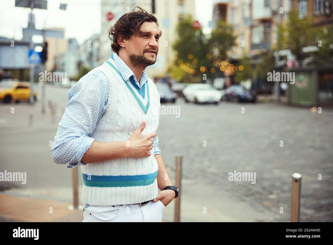 Handsome views hi-res stock photography and images - Alamy