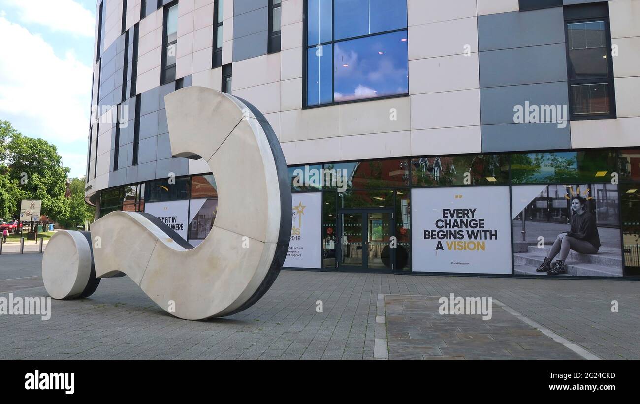 Question mark sculpture hi-res stock photography and images - Alamy