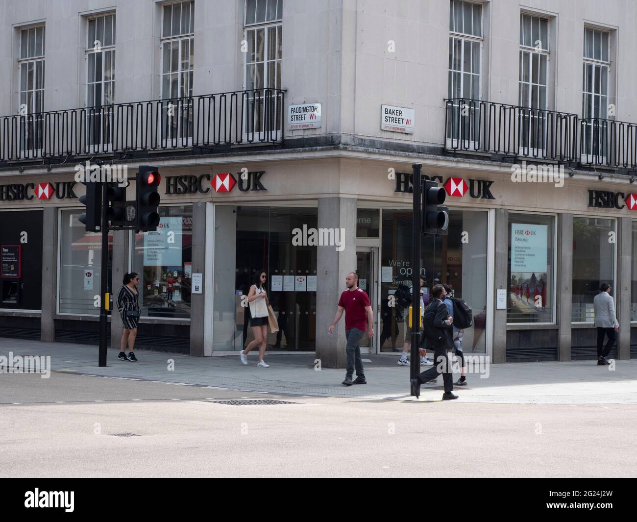 HSBC bank branch Baker Street London Stock Photo - Alamy