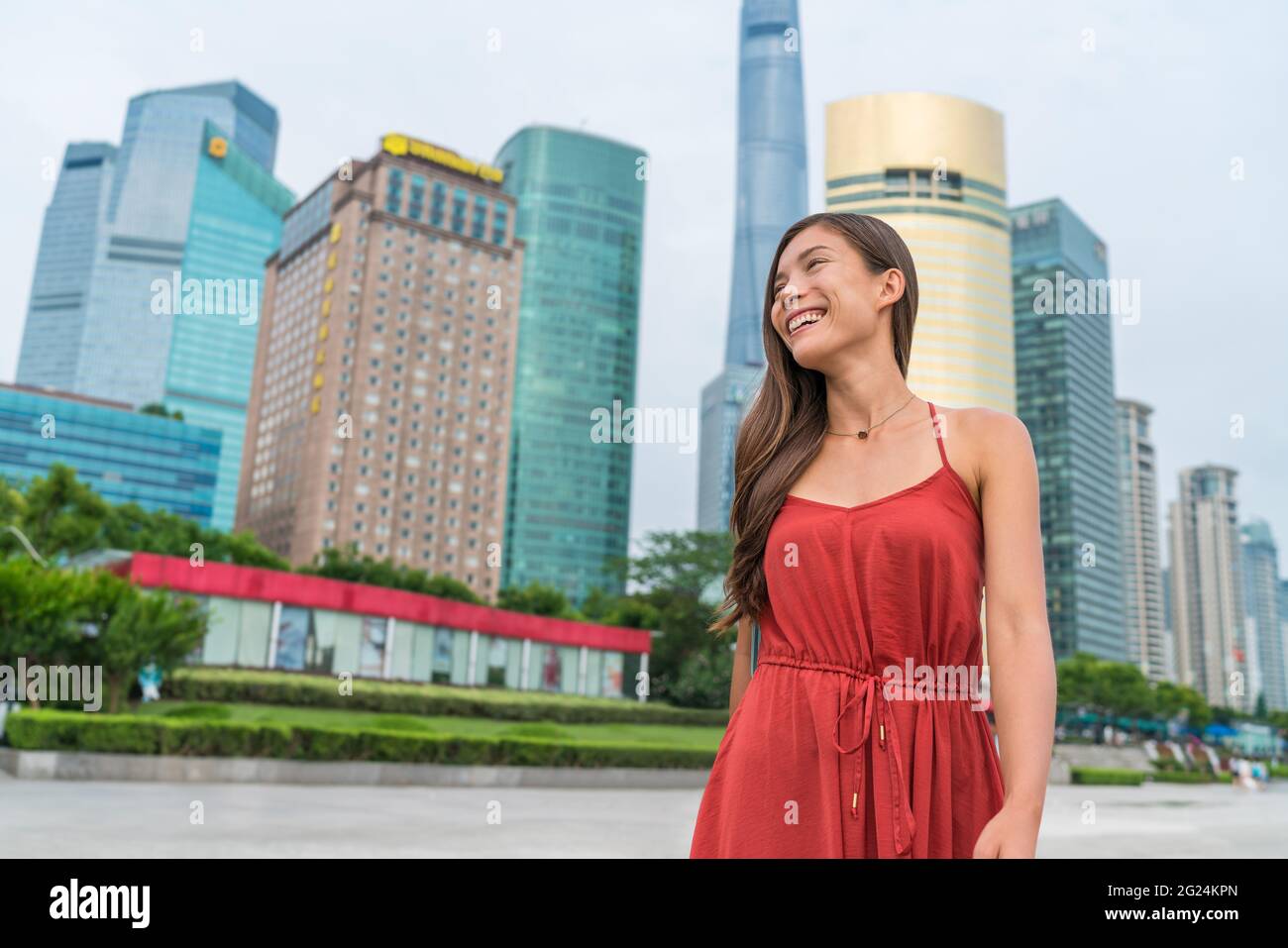Places of shanghai skyline hi-res stock photography and images - Alamy