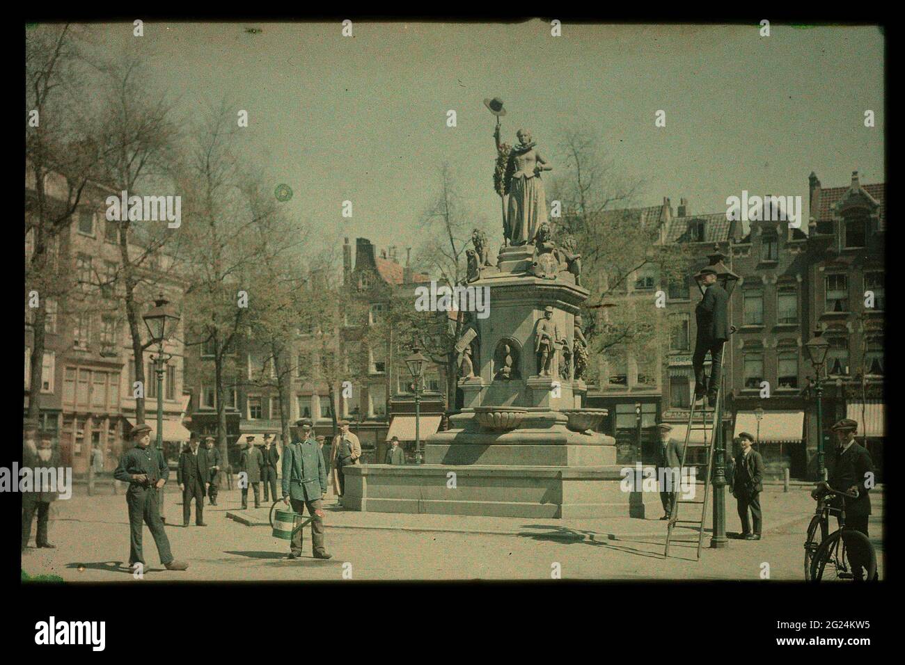 Statue Virgin of the Netherlands, new market, Rotterdam Stock Photo - Alamy