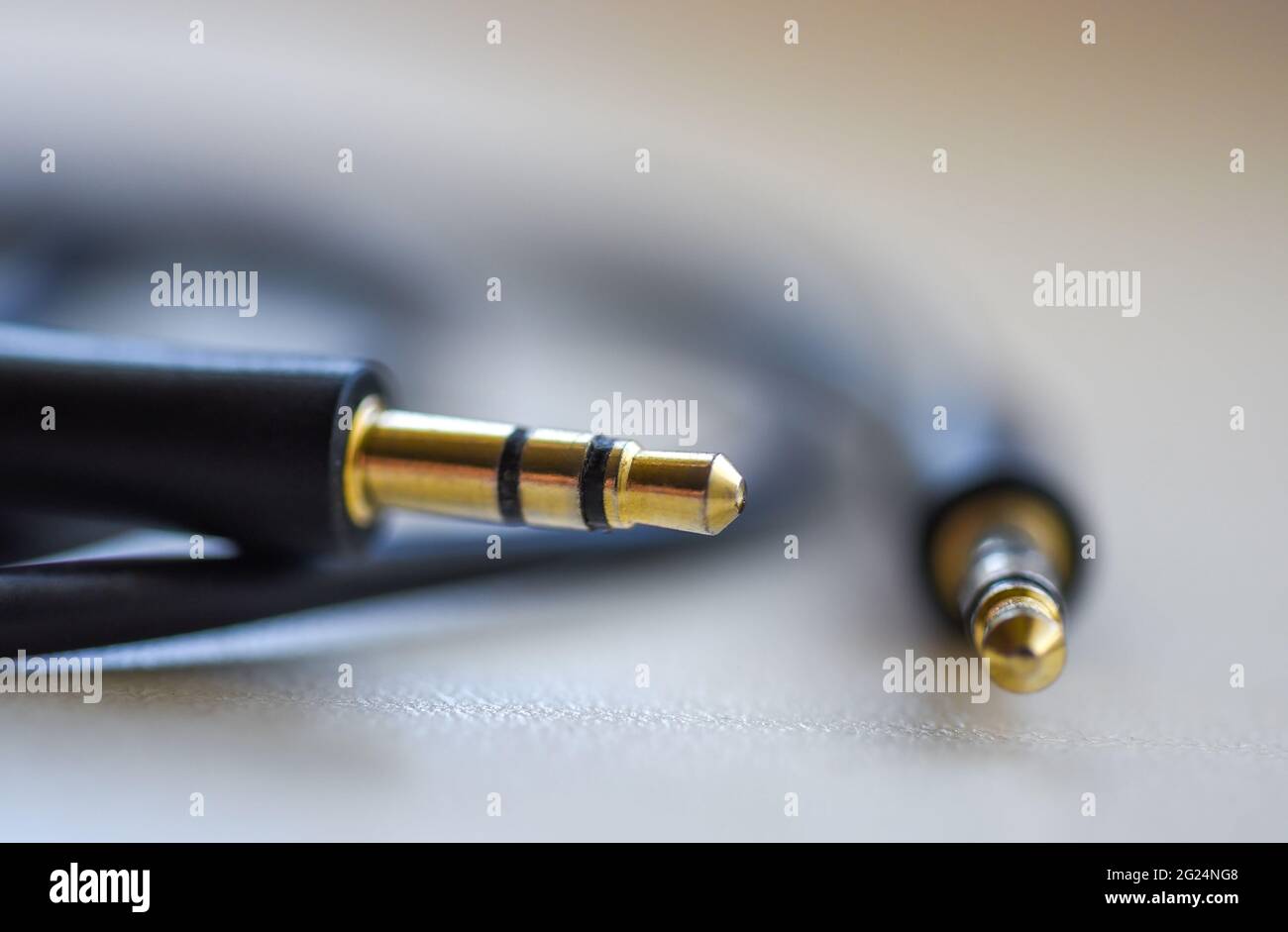 Music cable with audio jack Stock Photo - Alamy
