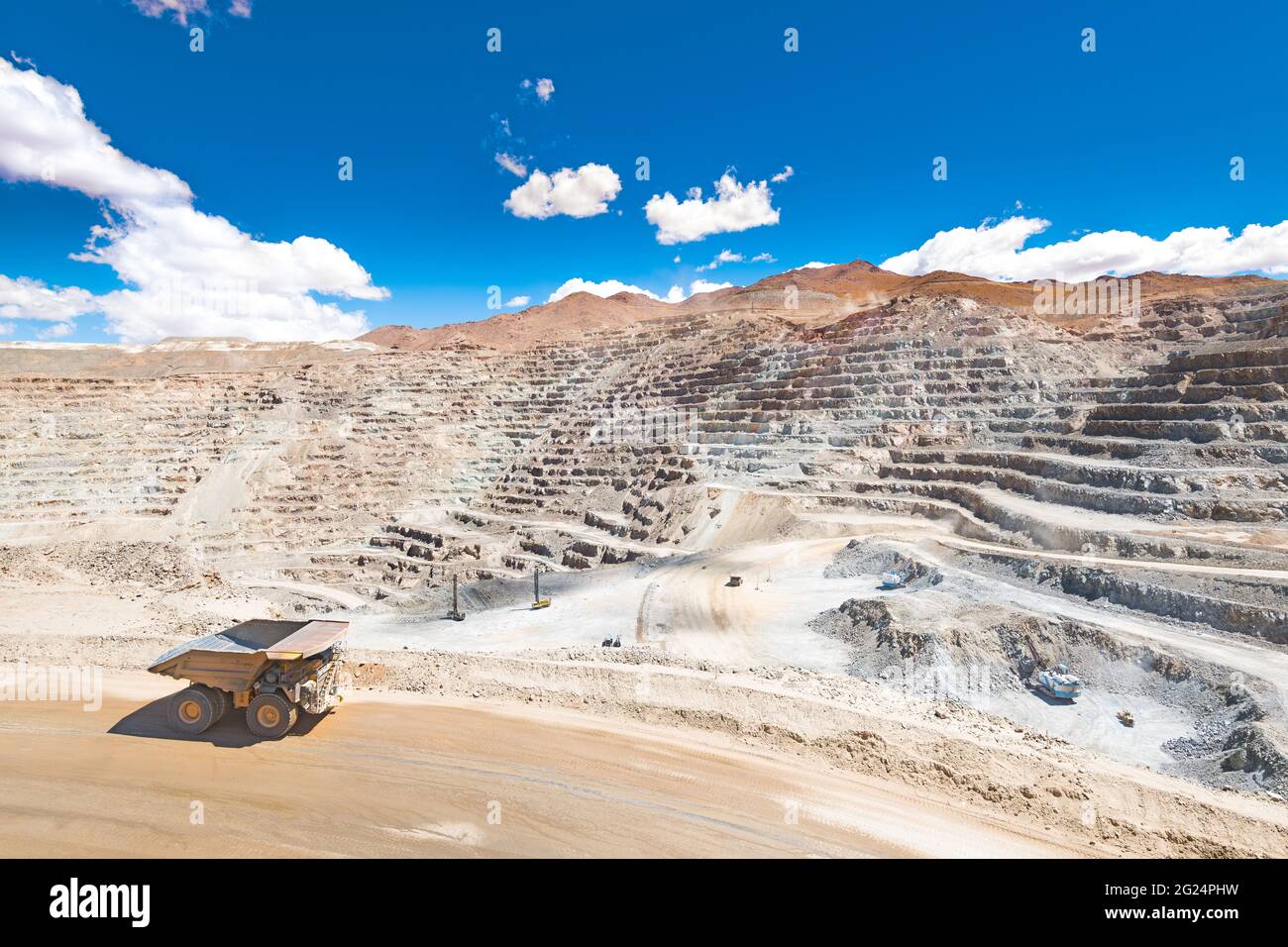 Gravel pit view hi-res stock photography and images - Alamy