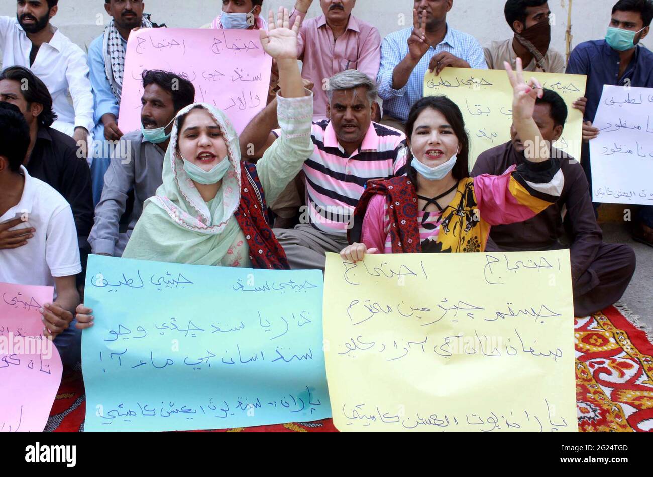 Jeay sindh qaumi mahaz protest hyderabad hi-res stock photography and ...