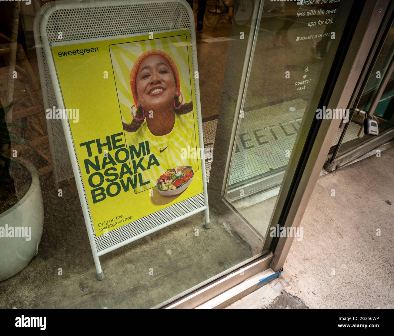 Naomi osaka 2021 french open hi-res stock photography and images - Alamy