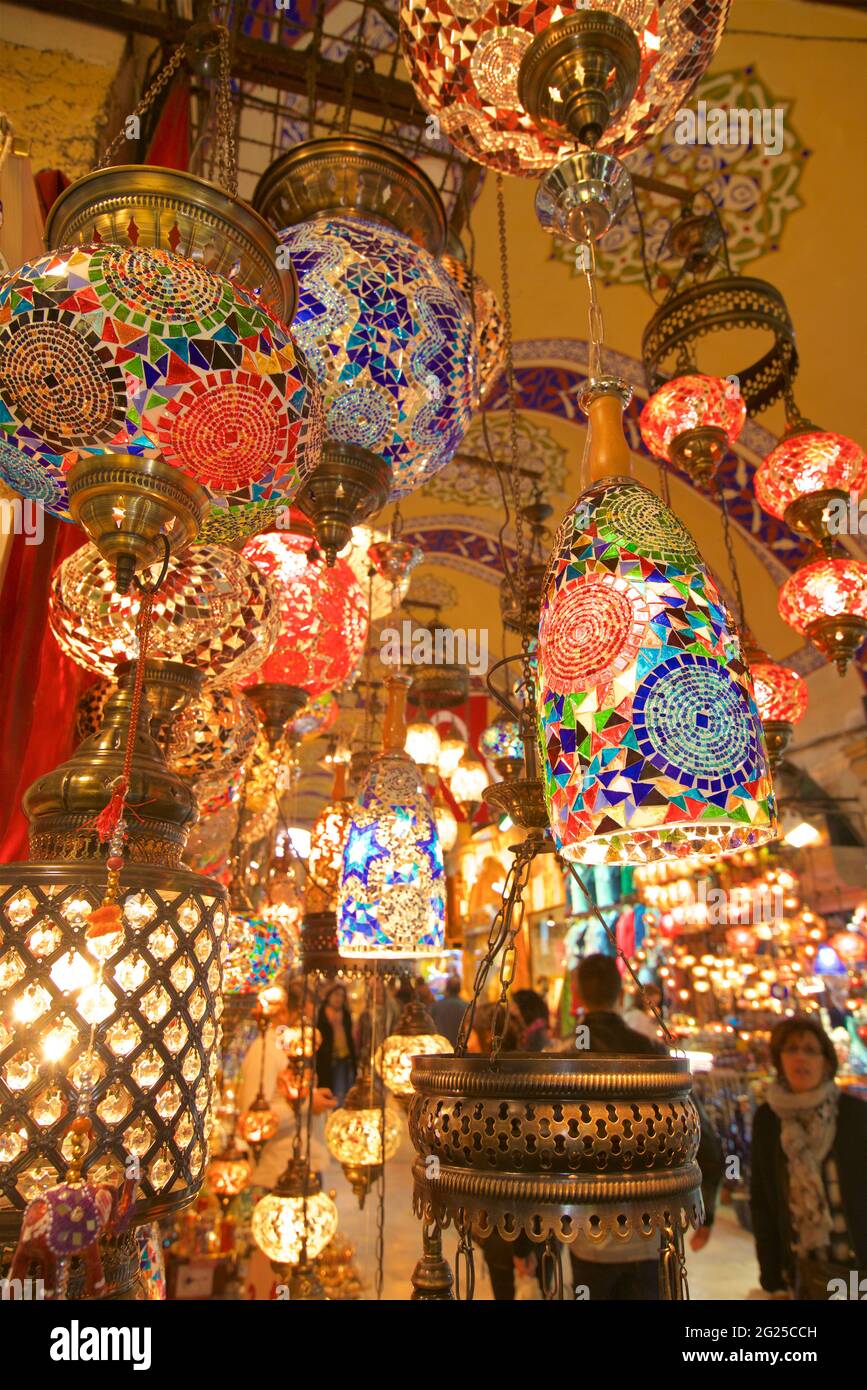 Lighting shop grand bazaar istanbul hi-res stock photography and images ...