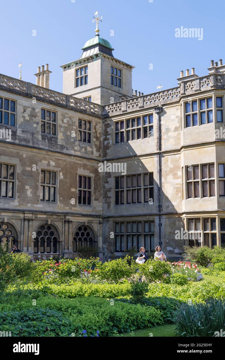 English heritage gardens hi-res stock photography and images - Alamy