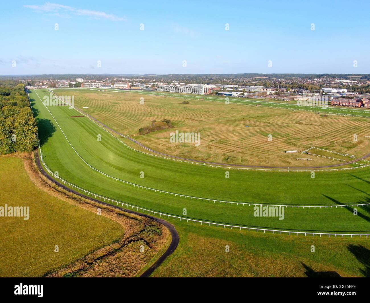 Newbury racecourse aerial hi-res stock photography and images - Alamy