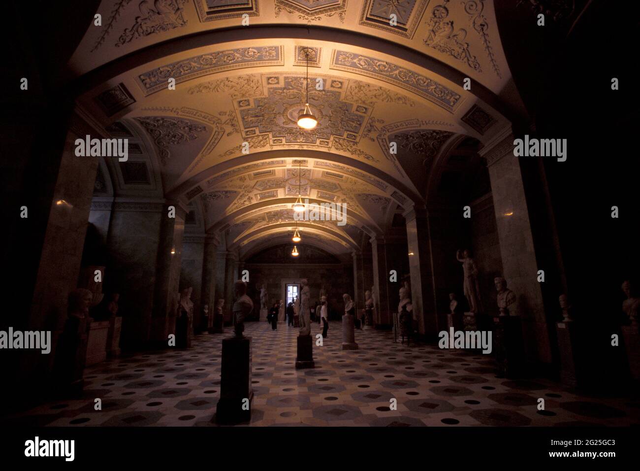 Roman hall hi-res stock photography and images - Alamy