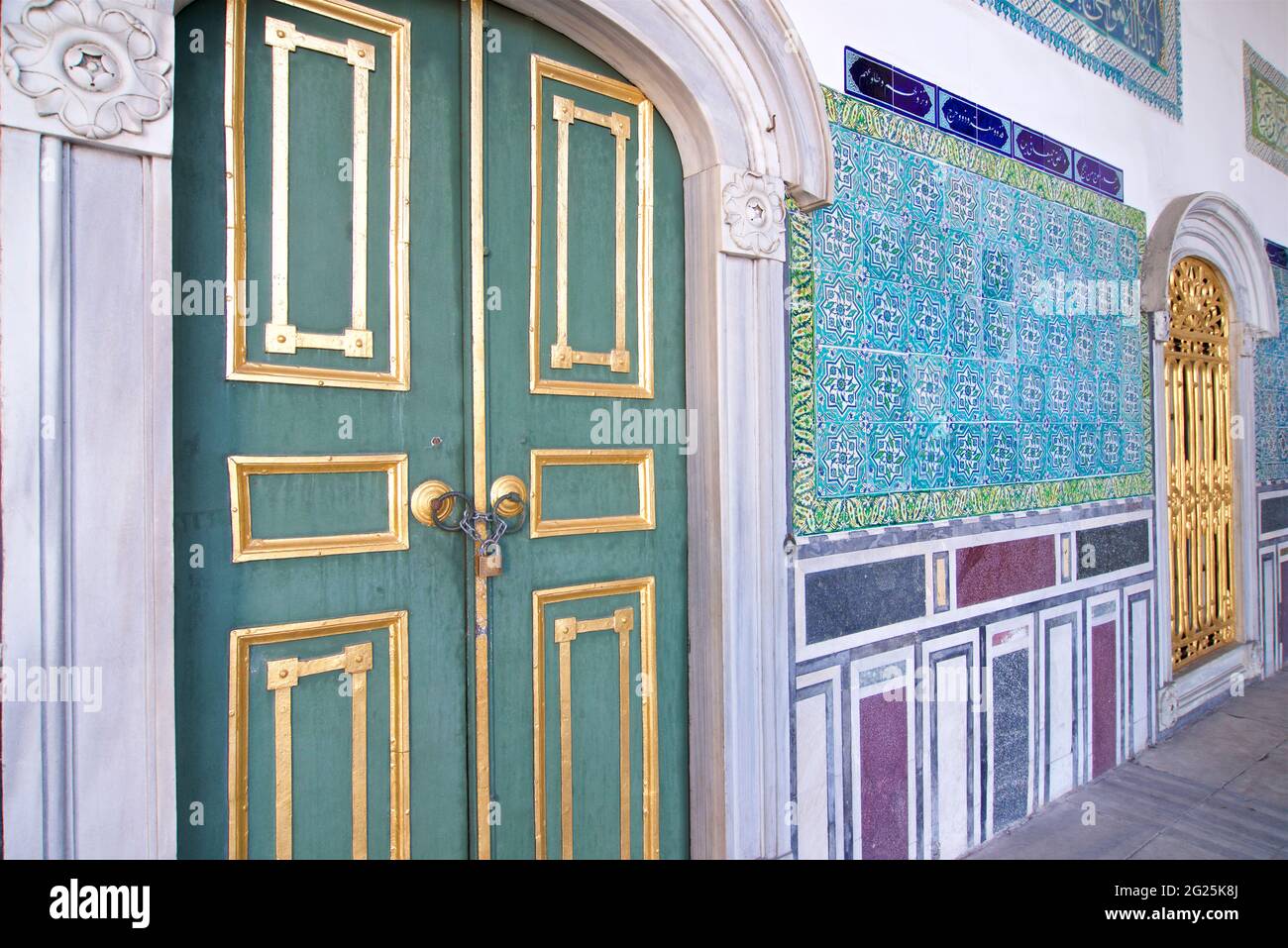 Exterior of the Circumcision chamber at Topkapi Palace, Istanbul ...