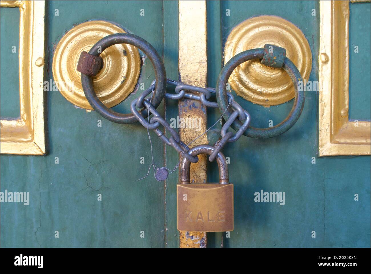 Closed chamber hi-res stock photography and images - Alamy