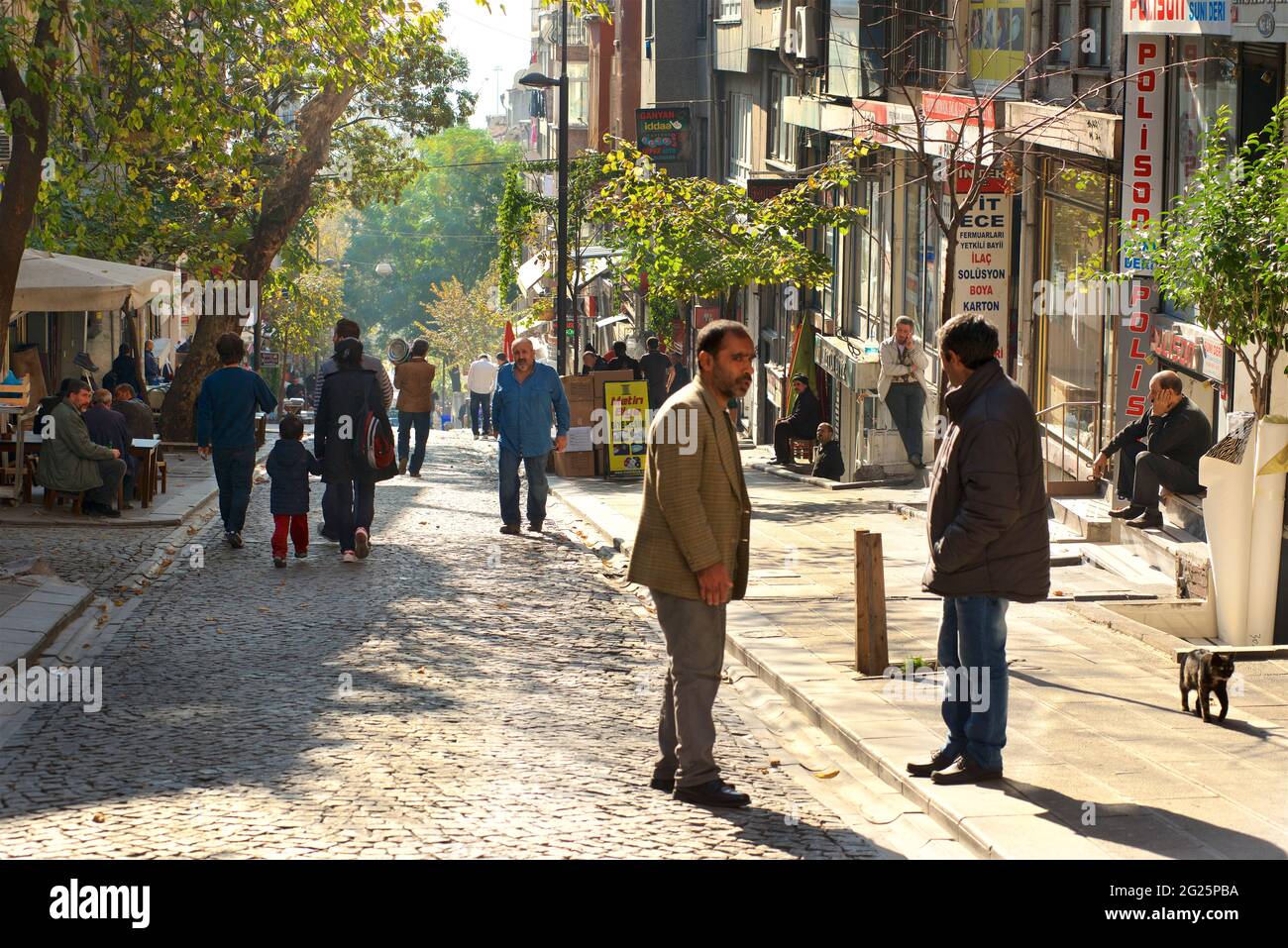 Turkish Street scene in the Fath area of Istanbul, Turkey Stock Photo ...