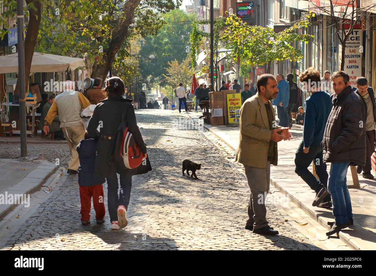 Turkish Street scene in the Fath area of Istanbul, Turkey Stock Photo ...
