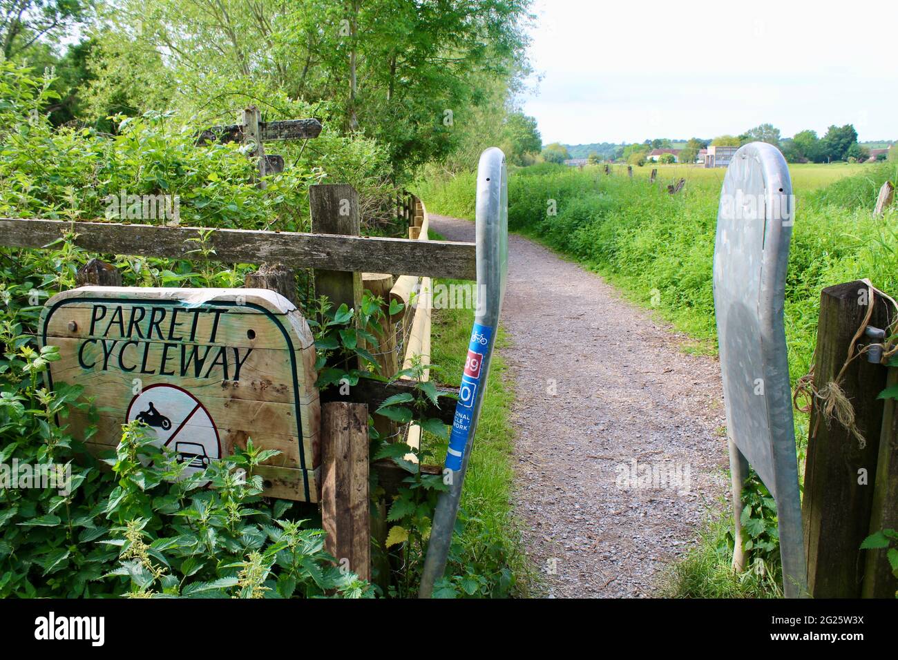 Parrett cycle trail near Langport, Somerset Stock Photo - Alamy