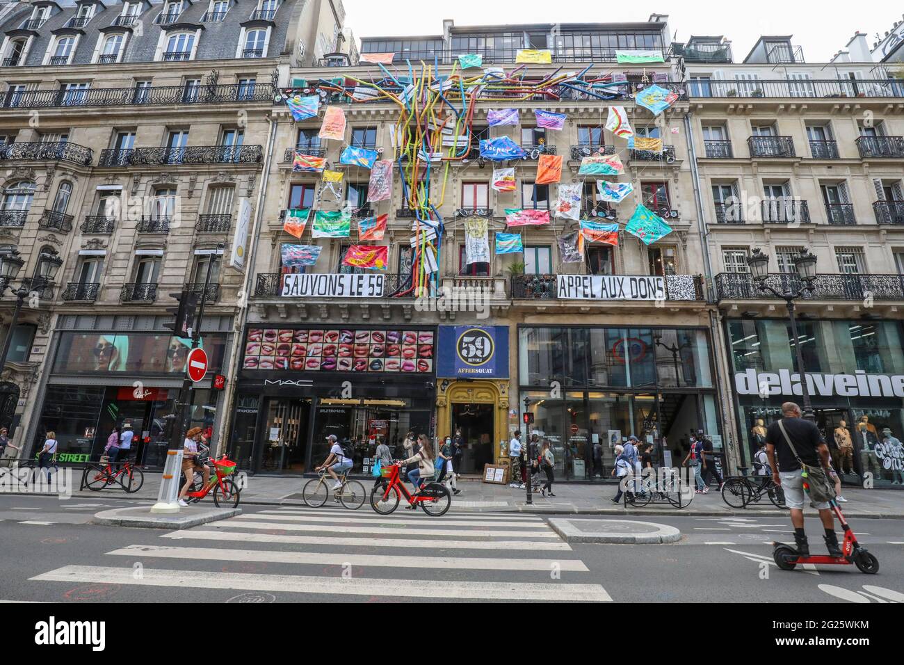 59 RIVOLI THE ART SQUAT OF PARIS Stock Photo - Alamy