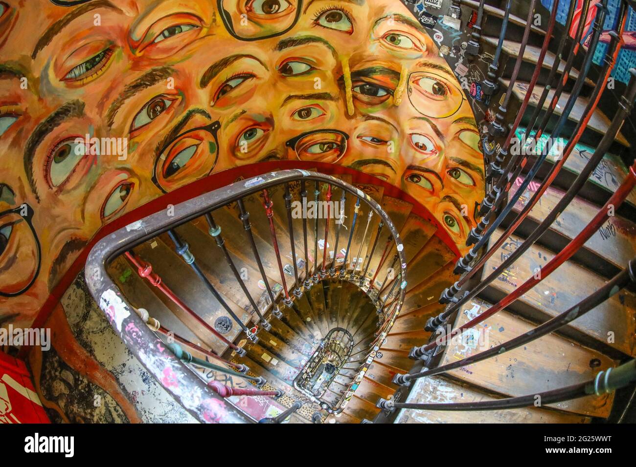 59 RIVOLI THE ART SQUAT OF PARIS Stock Photo - Alamy 59 RIVOLI THE ART SQUAT OF PARIS Stock Photo - Alamy