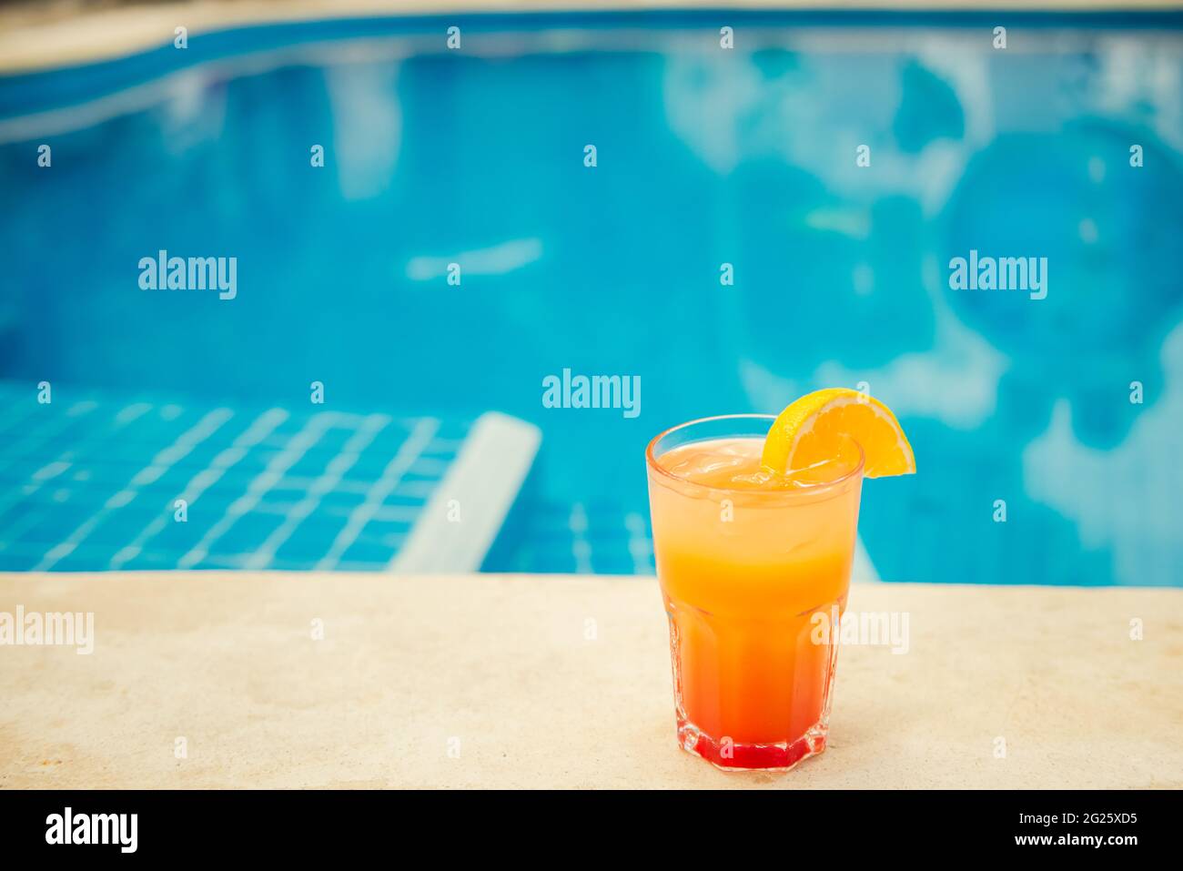 Juice bar by swimming pool hi-res stock photography and images - Alamy