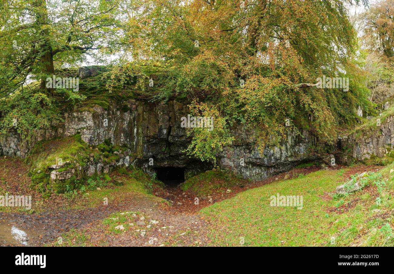 Underground caves yorkshire hi-res stock photography and images - Alamy