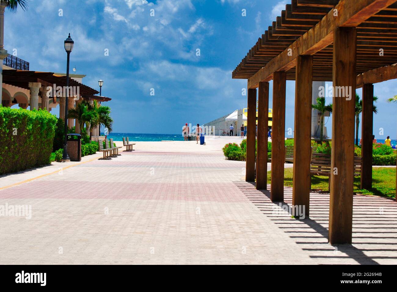 Path to the beach in Playa del Carmen,Mexico Stock Photo - Alamy