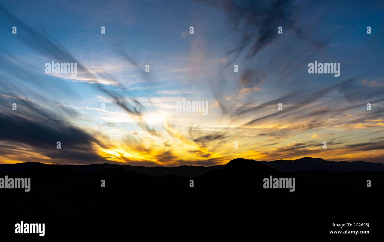 Beautiful sunset with clouds hi-res stock photography and images - Alamy