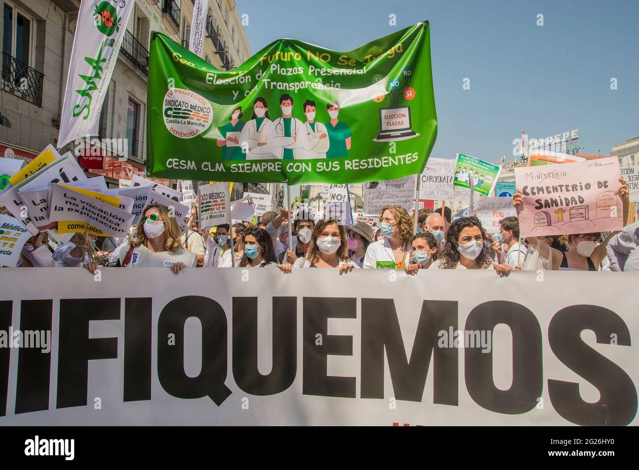 Real madrid doctor hi-res stock photography and images - Alamy