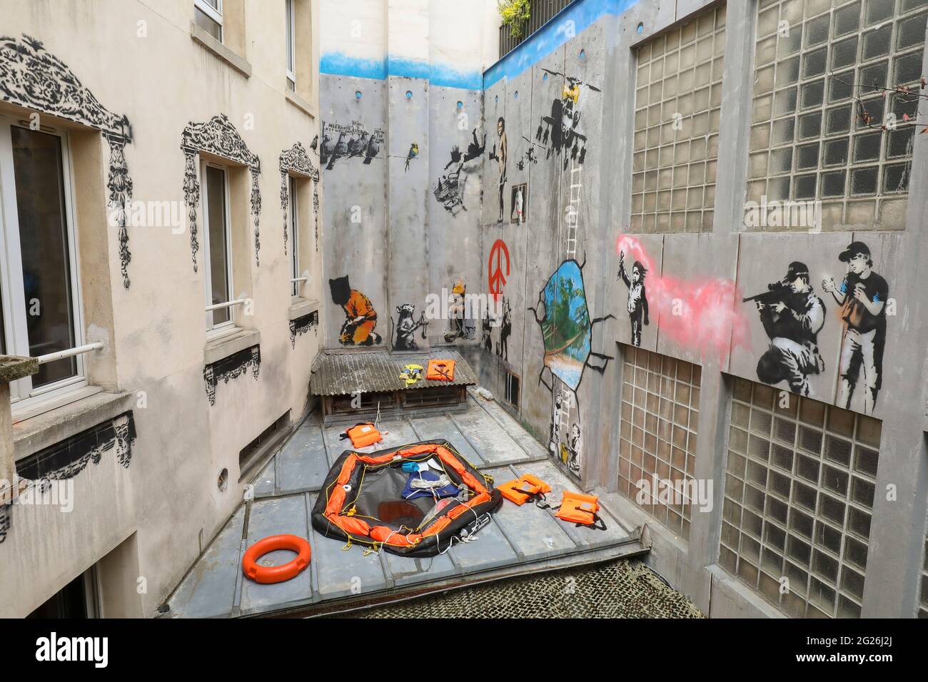 WALLED OFF HOTEL PARIS BANKSY HOTEL Stock Photo Alamy