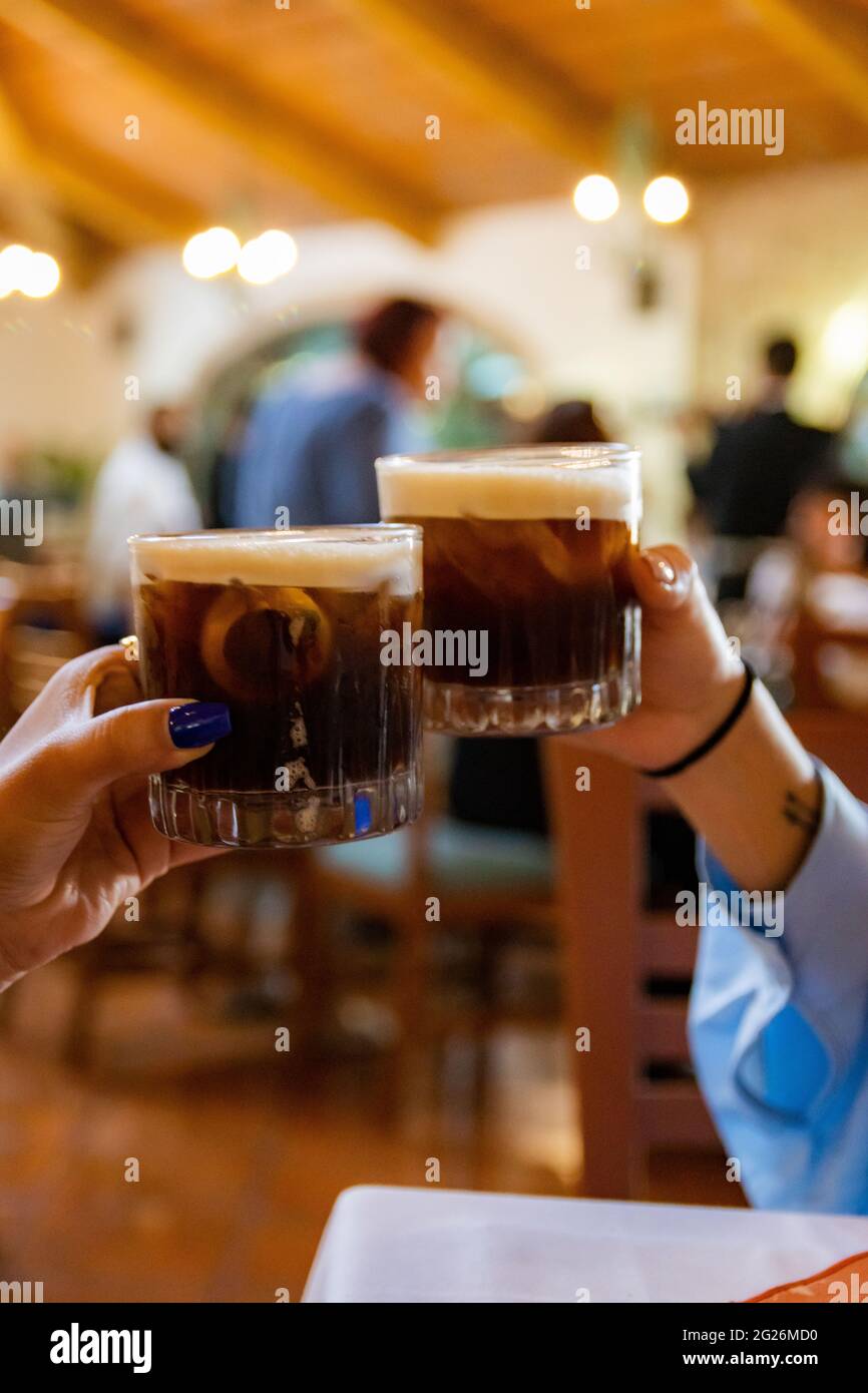 Toast and cheer hi-res stock photography and images - Alamy