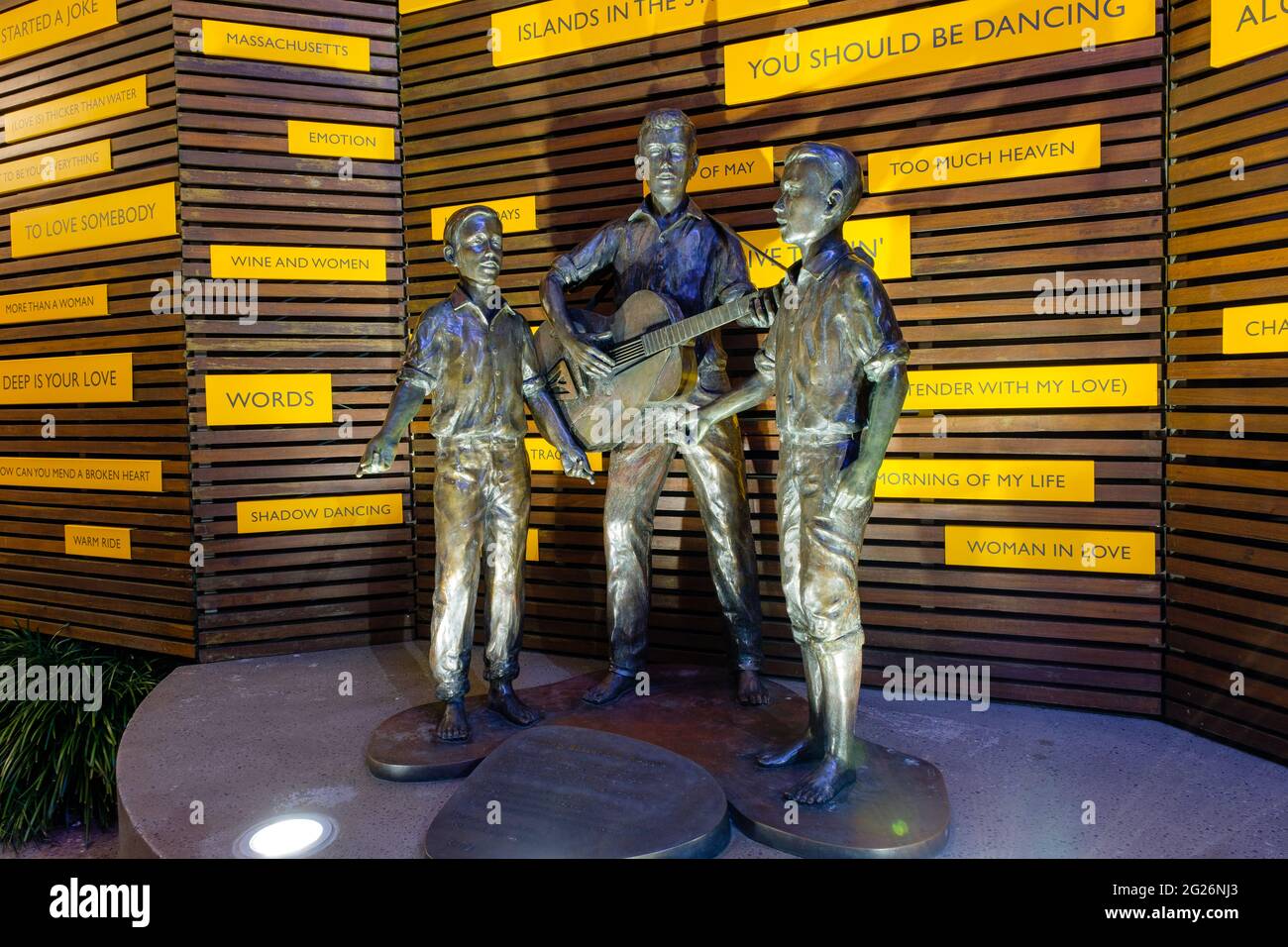 Bee gees statue hi-res stock photography and images - Alamy