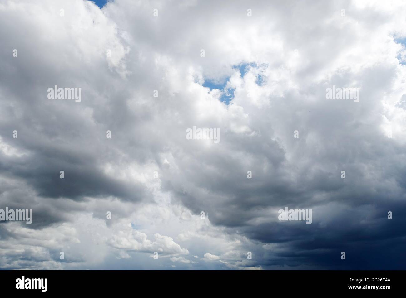 Cumulus wolken hi-res stock photography and images - Alamy