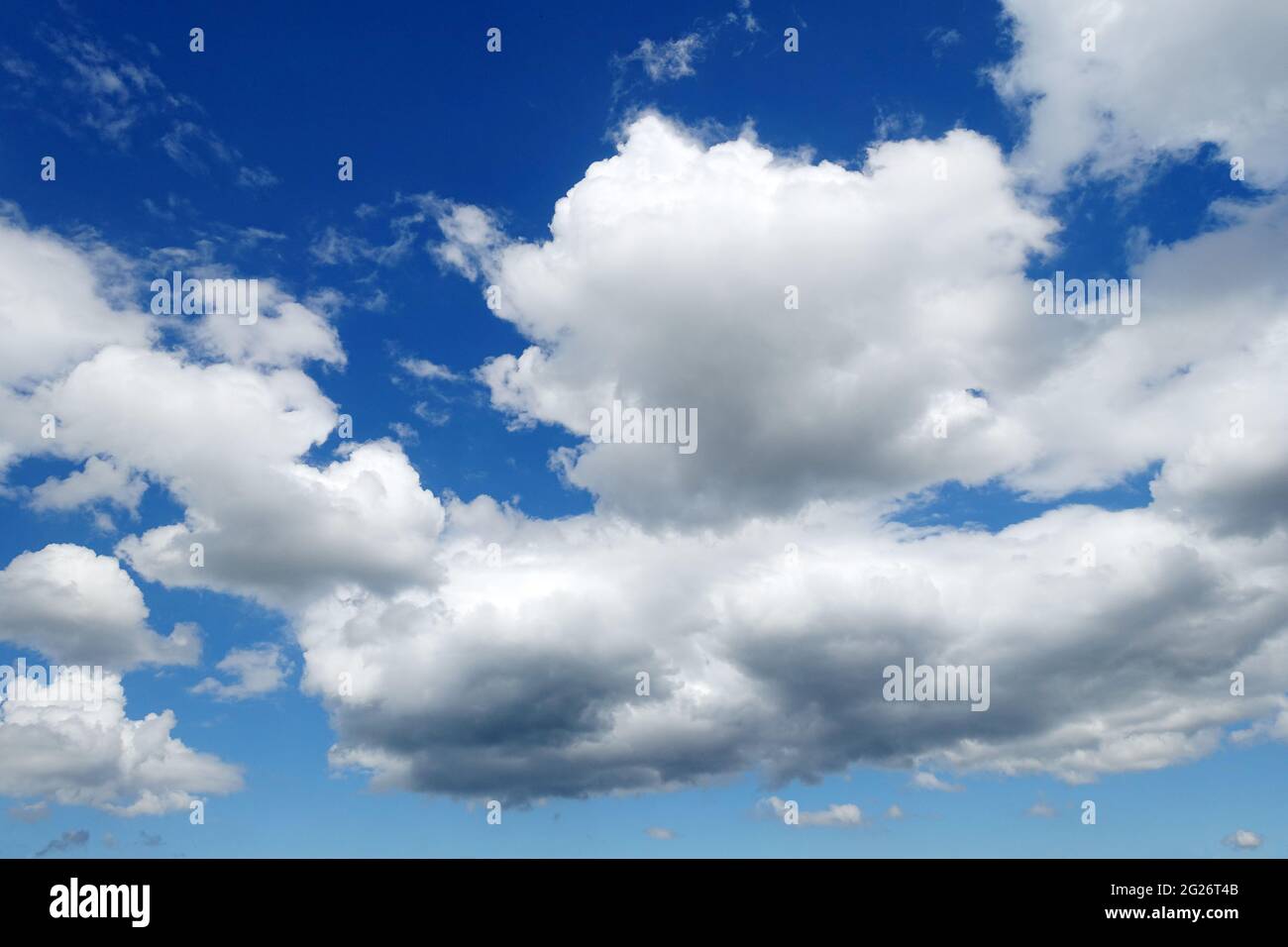 Cumulus wolken hi-res stock photography and images - Alamy