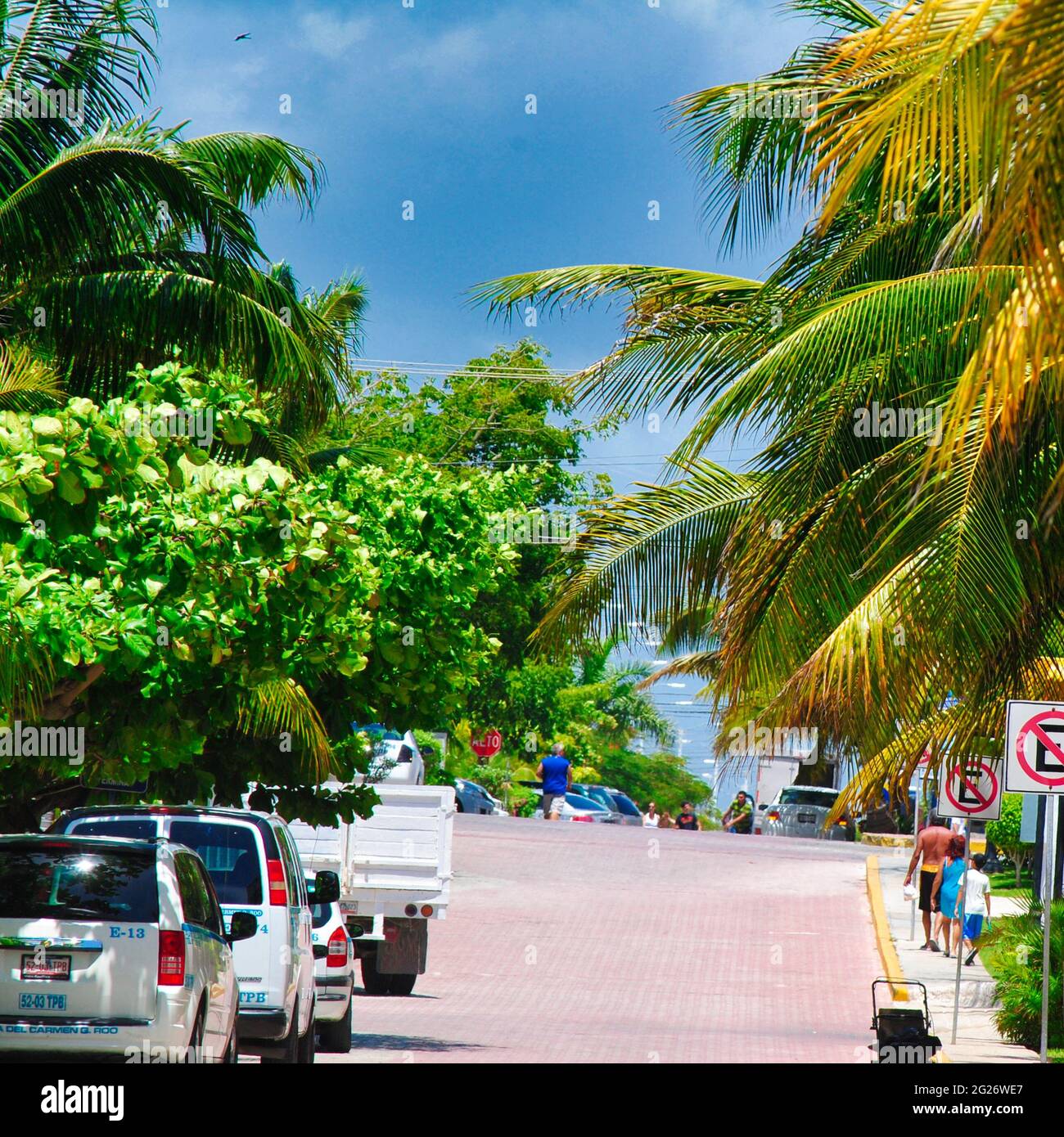 Path to the beach in Playa del Carmen,Mexico Stock Photo - Alamy