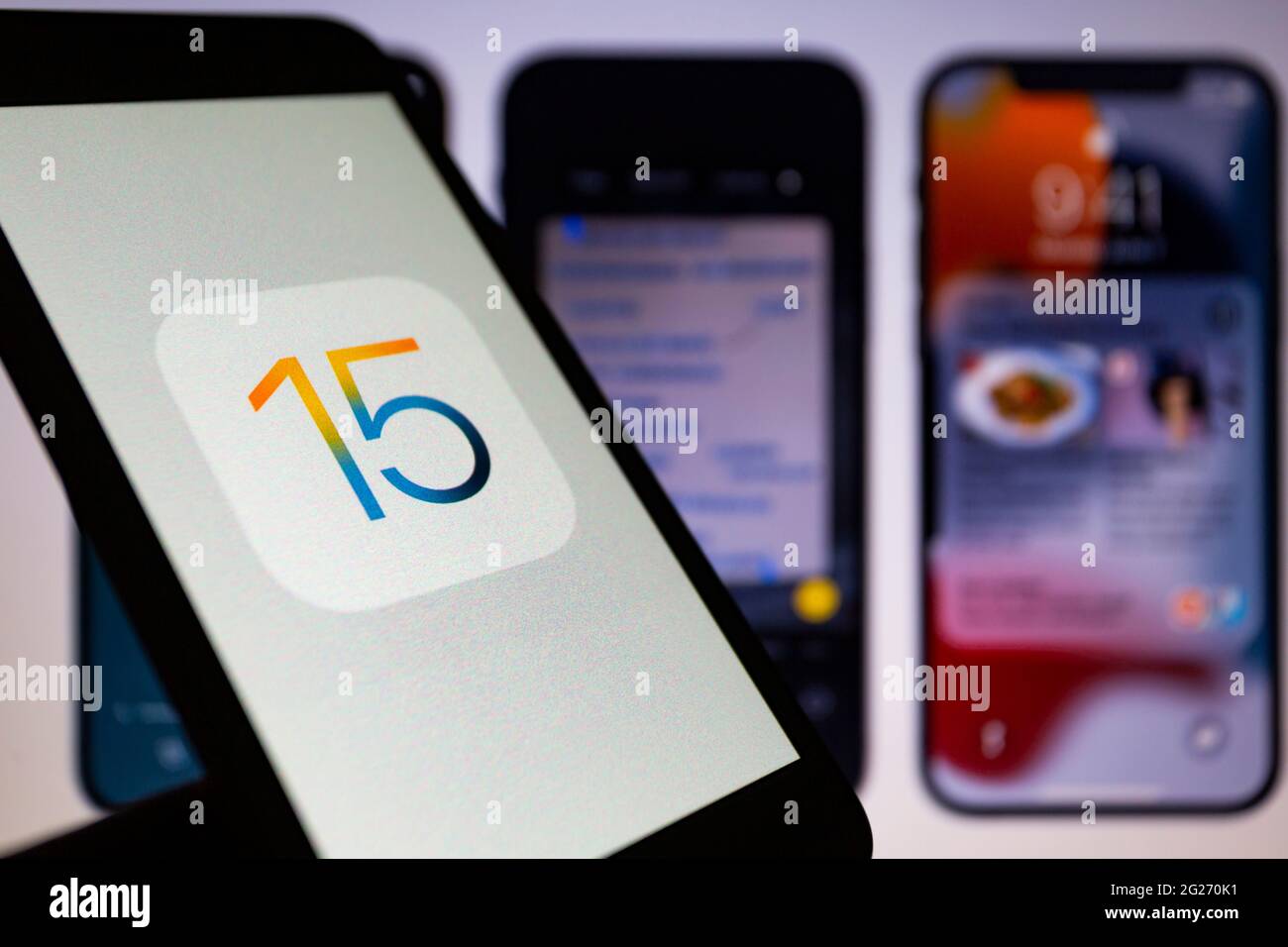 Ios 15 logo hi-res stock photography and images - Alamy