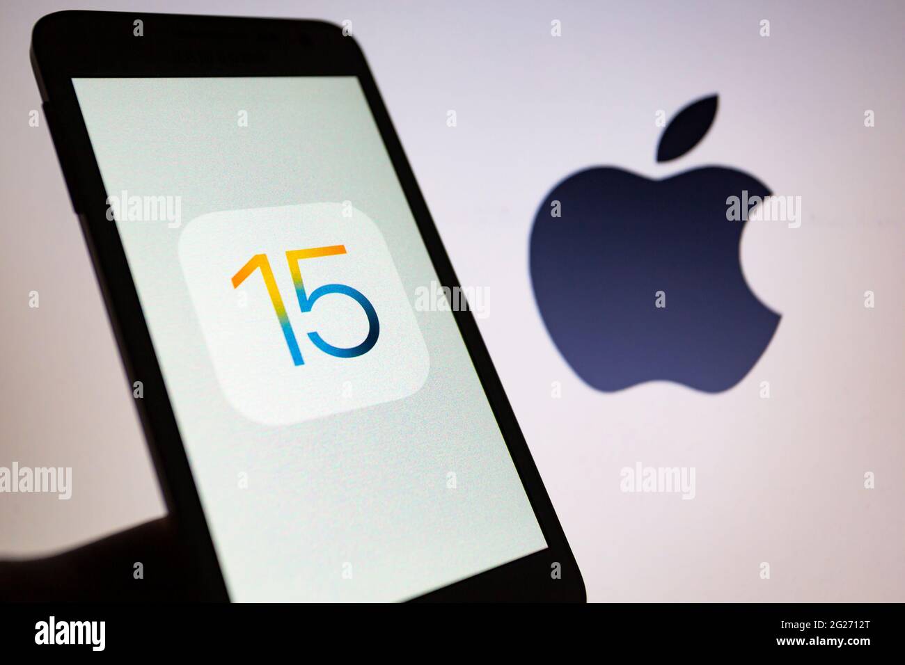 Ios 15 logo hi-res stock photography and images - Alamy