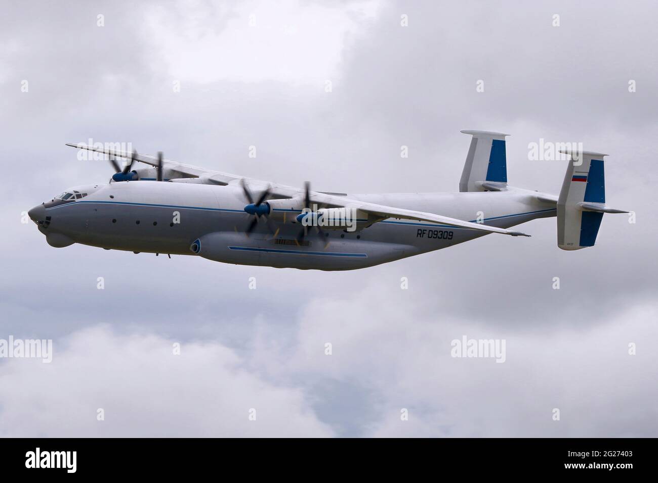 Antonov an 22 aircraft hi-res stock photography and images - Alamy