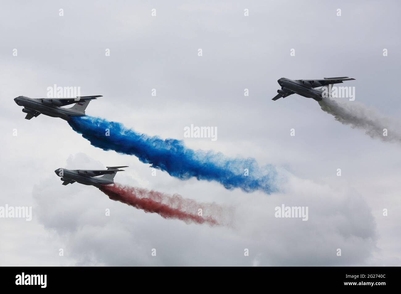 Firefighting planes drop water hi-res stock photography and images - Alamy