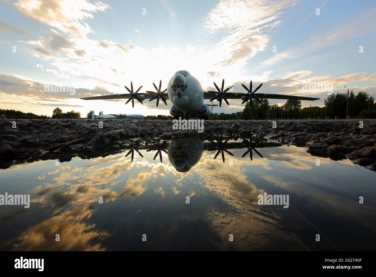 Antonov an 22 aircraft hi-res stock photography and images - Alamy