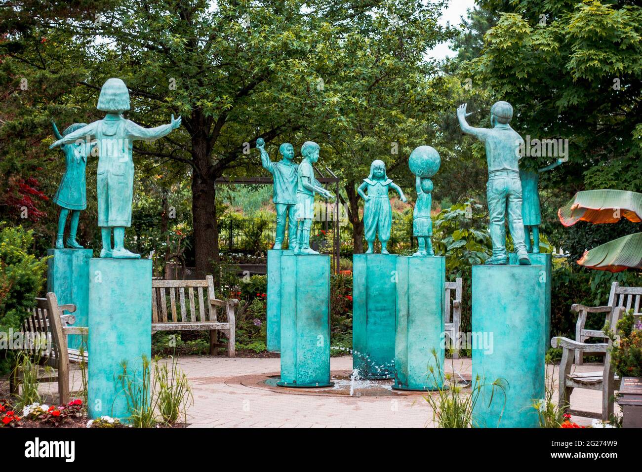 Frederick meijer gardens children hi-res stock photography and images ...