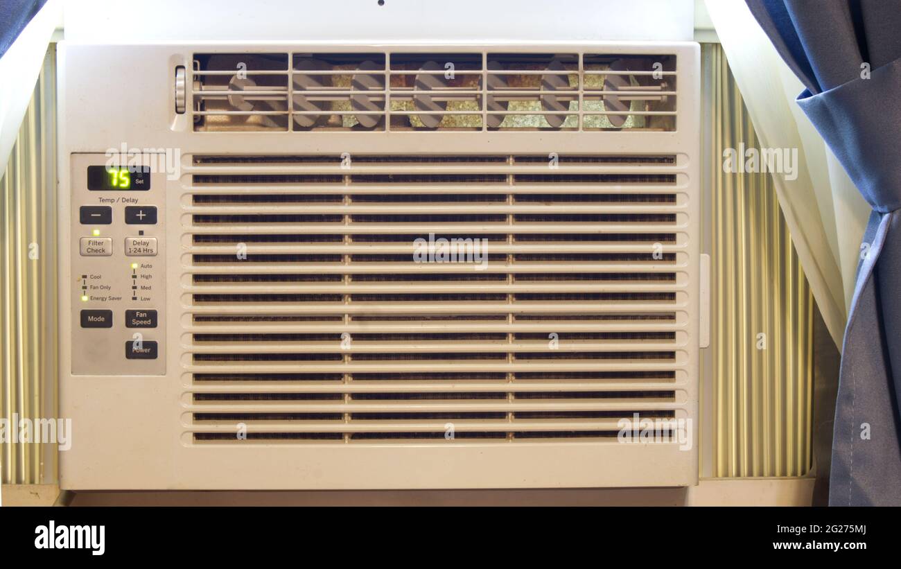 Air conditioner unit and window hi-res stock photography and images - Alamy