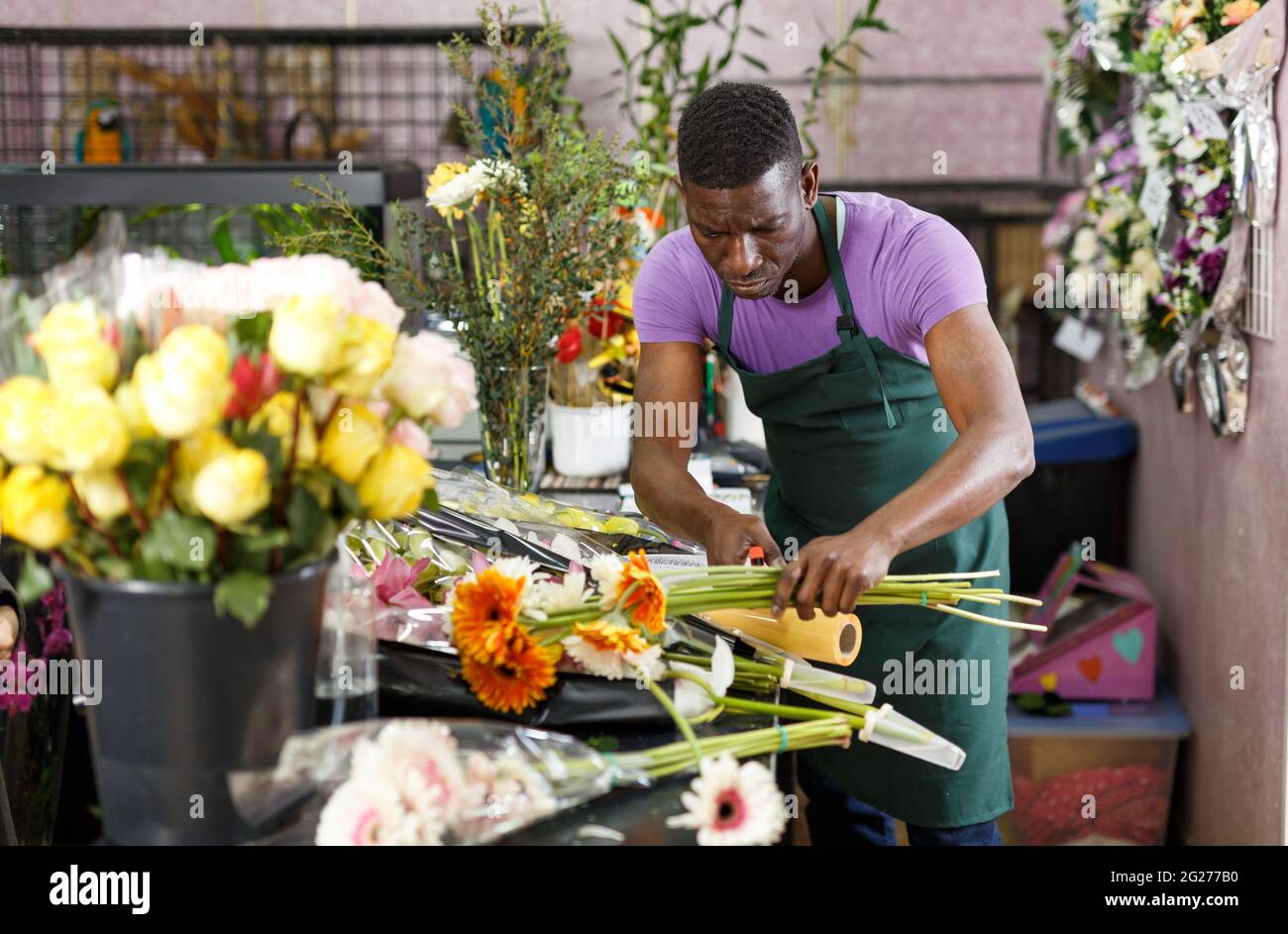 Commercial floral arrangement hi-res stock photography and images - Alamy