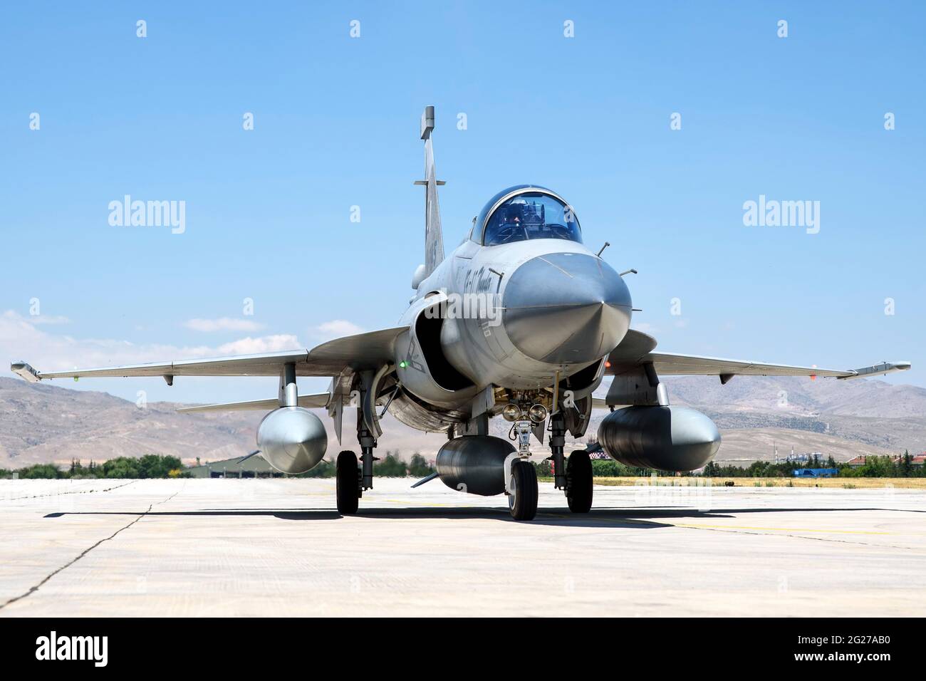Jf 17 thunder hi-res stock photography and images - Alamy