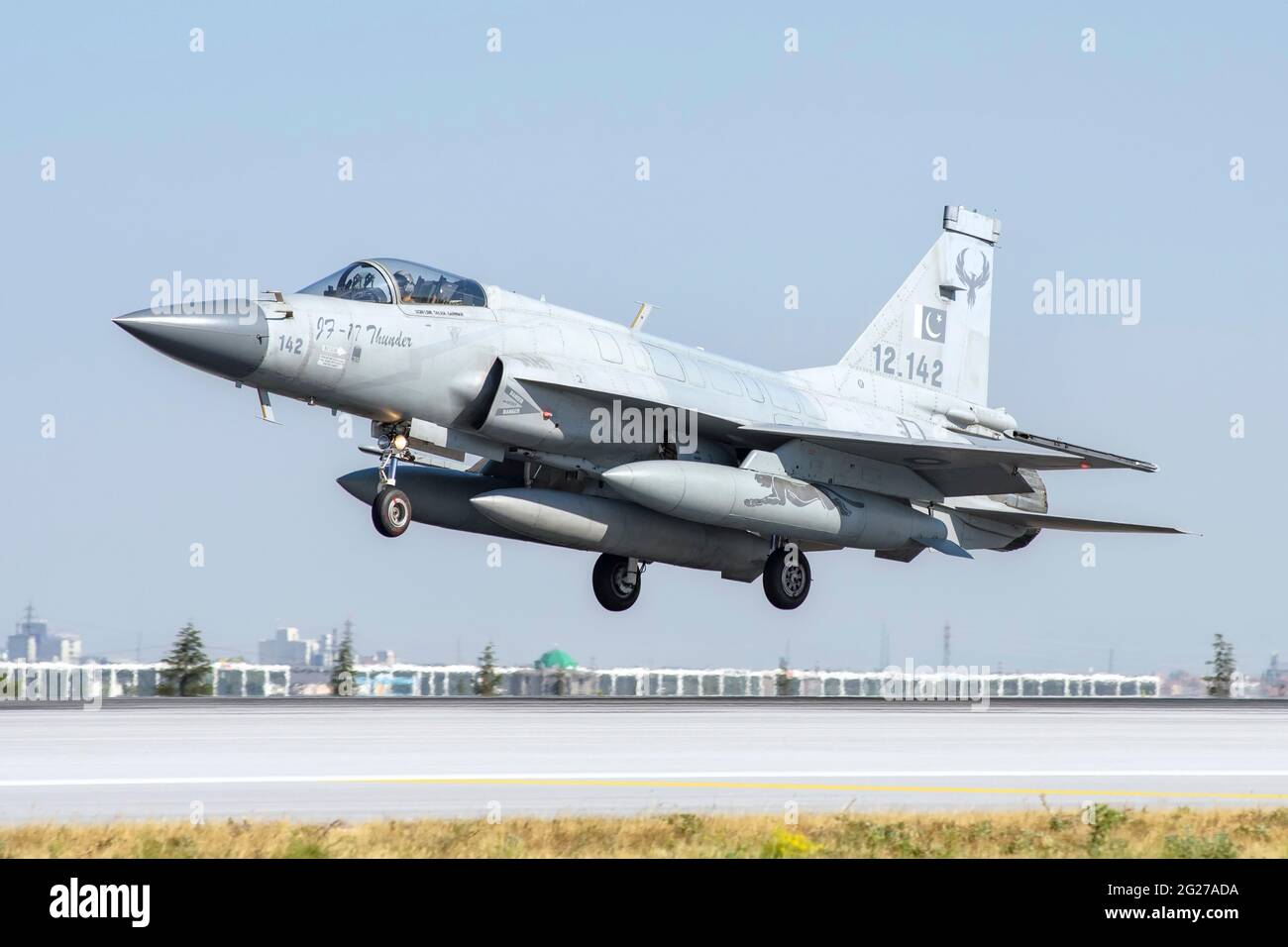 A Pakistan Air Force JF-17 Thunder Stock Photo - Alamy