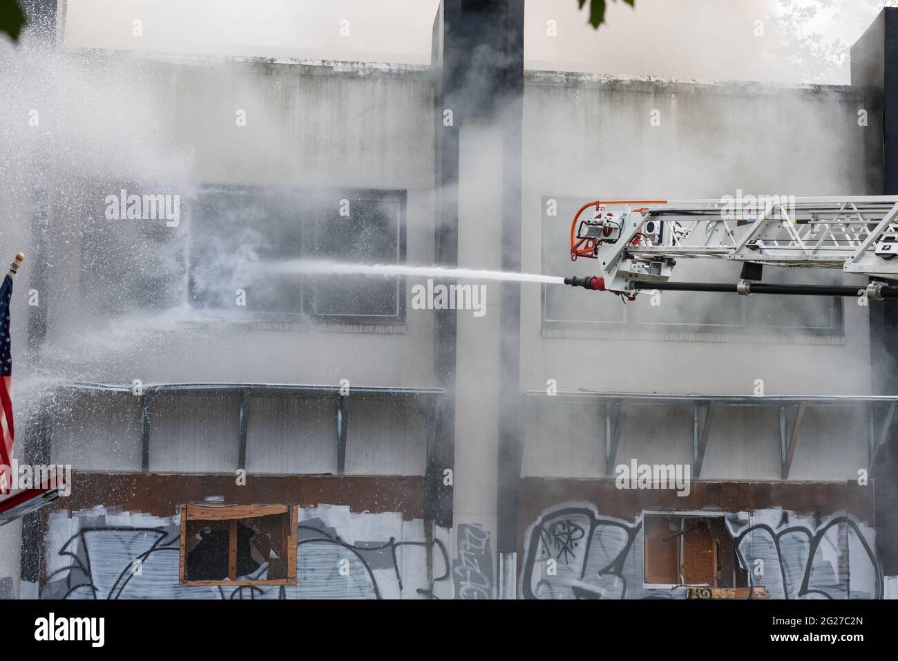 Seattle, USA. 8th Jun, 2021. Mid-day Seattle Fire Department responding ...