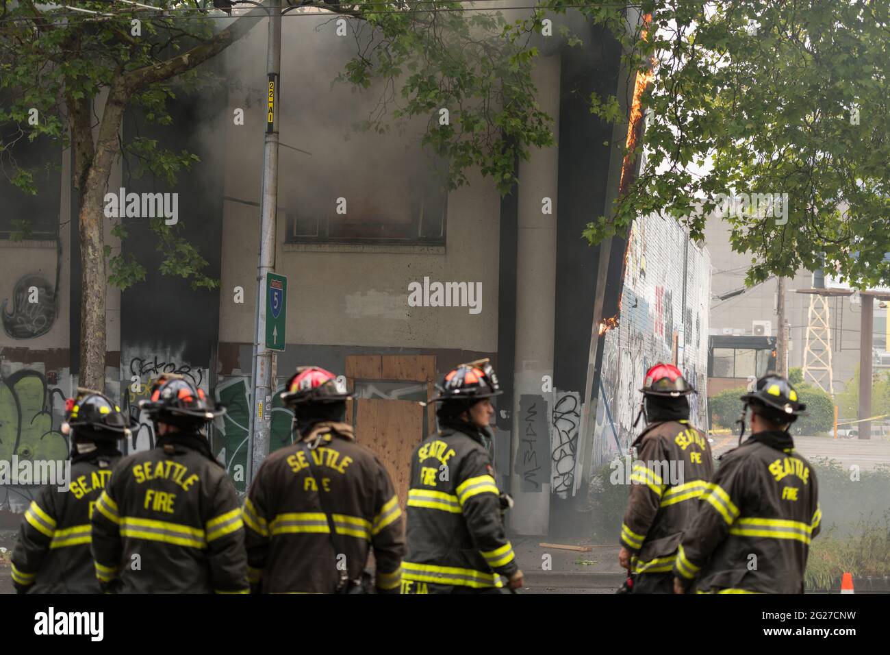 Seattle, USA. 8th Jun, 2021. Mid-day Seattle Fire Department responding ...