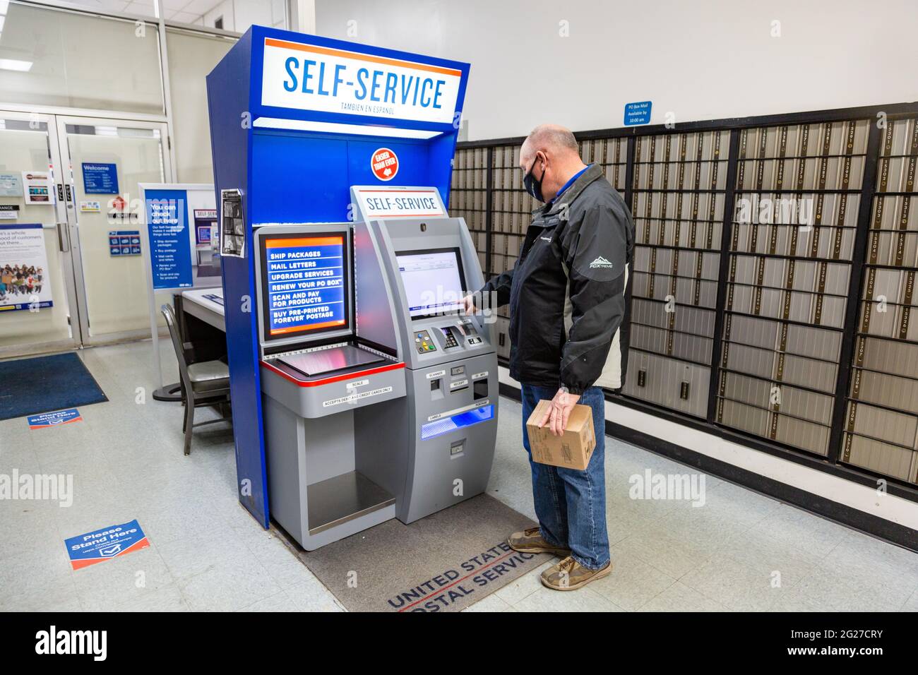 Us post office customer hi-res stock photography and images - Alamy