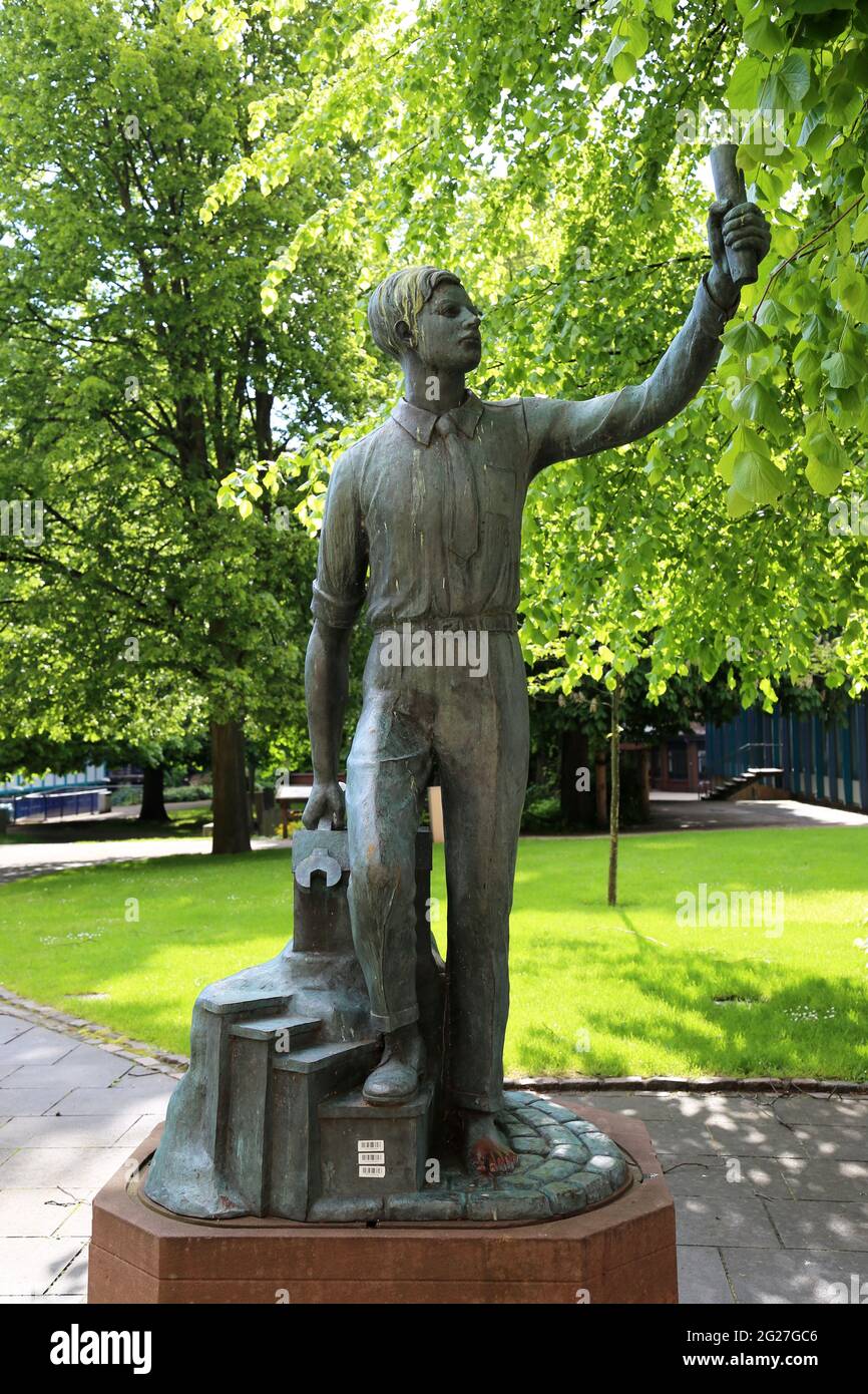 'Coventry Boy' (Philip Bentham, 1966, bronze), Priory Street, City ...