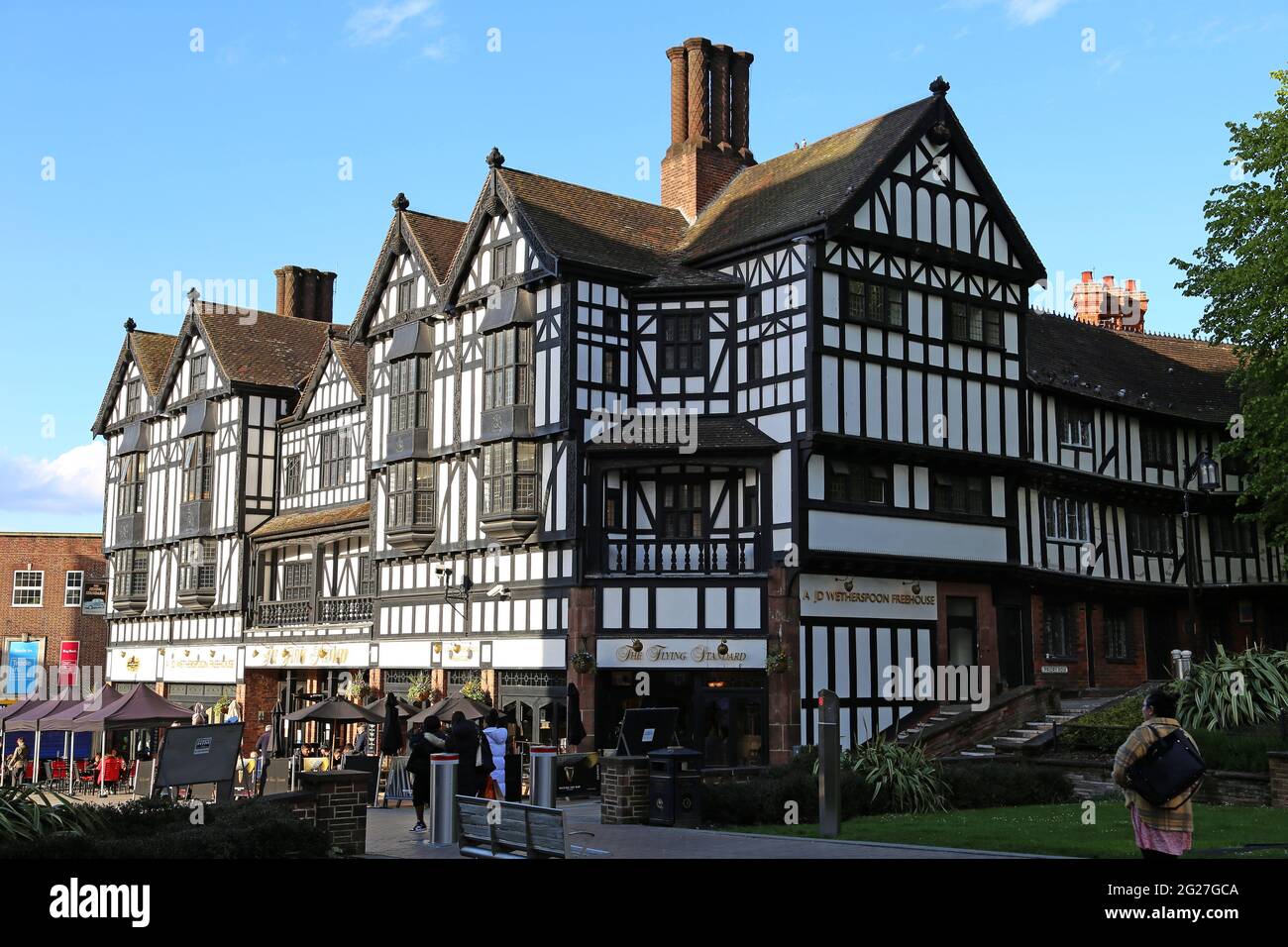 Flying standard hi-res stock photography and images - Alamy