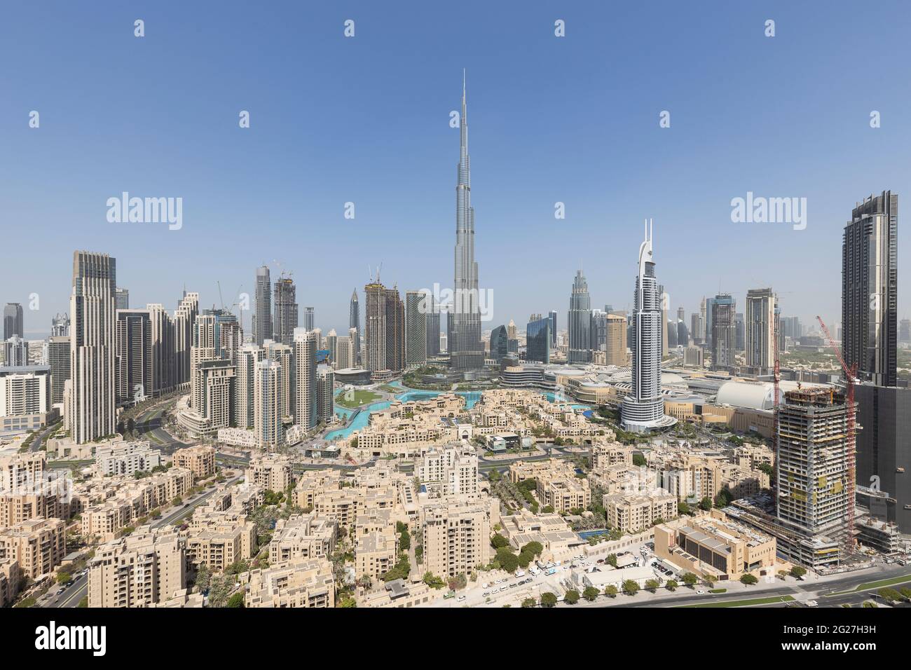 Downtown view of burj khalifa and fountain Stock Photo - Alamy